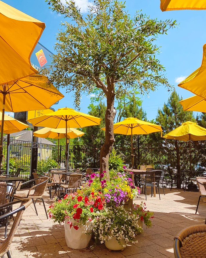 Twigs Tavern and Grille