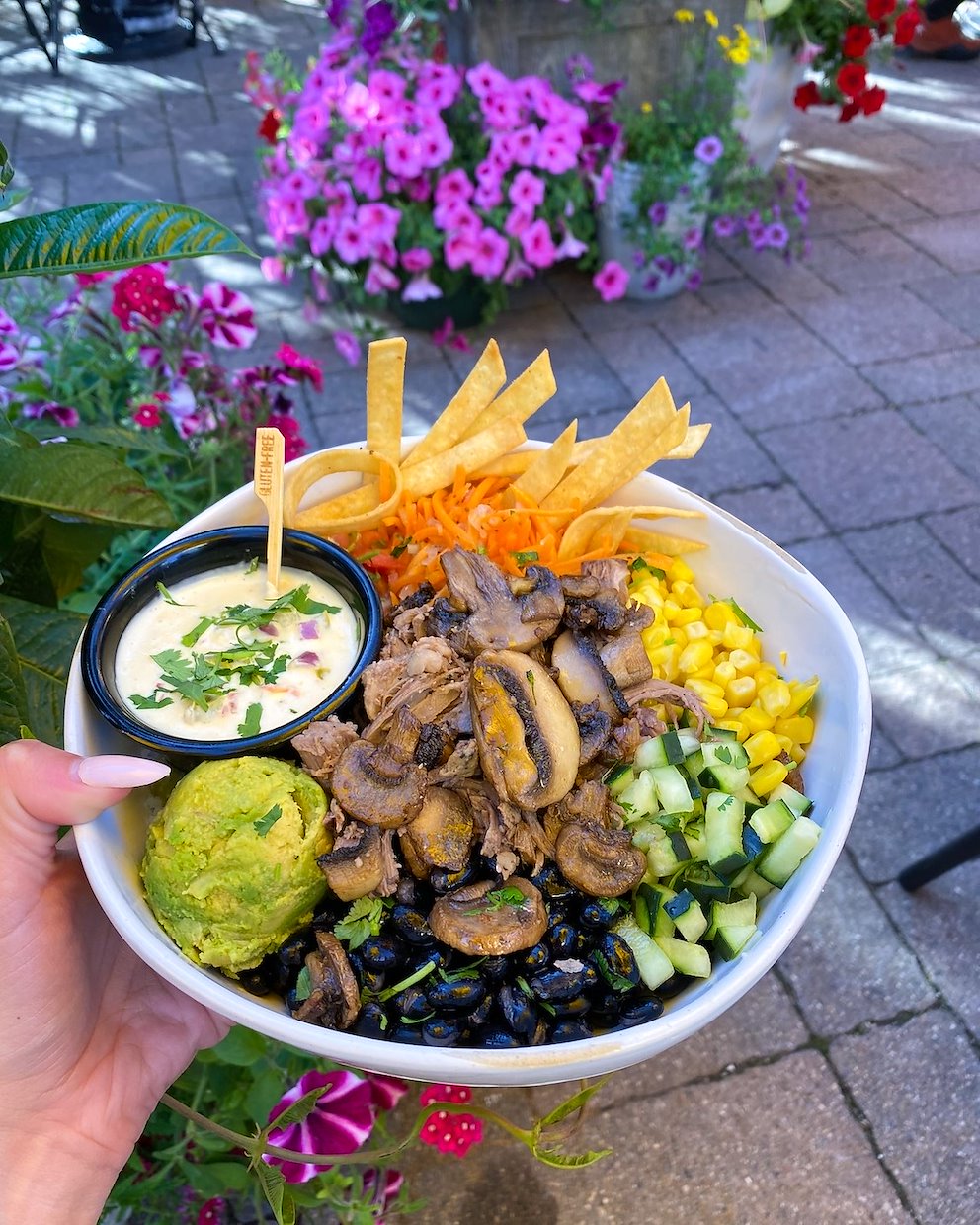 Twigs Tavern and Grille