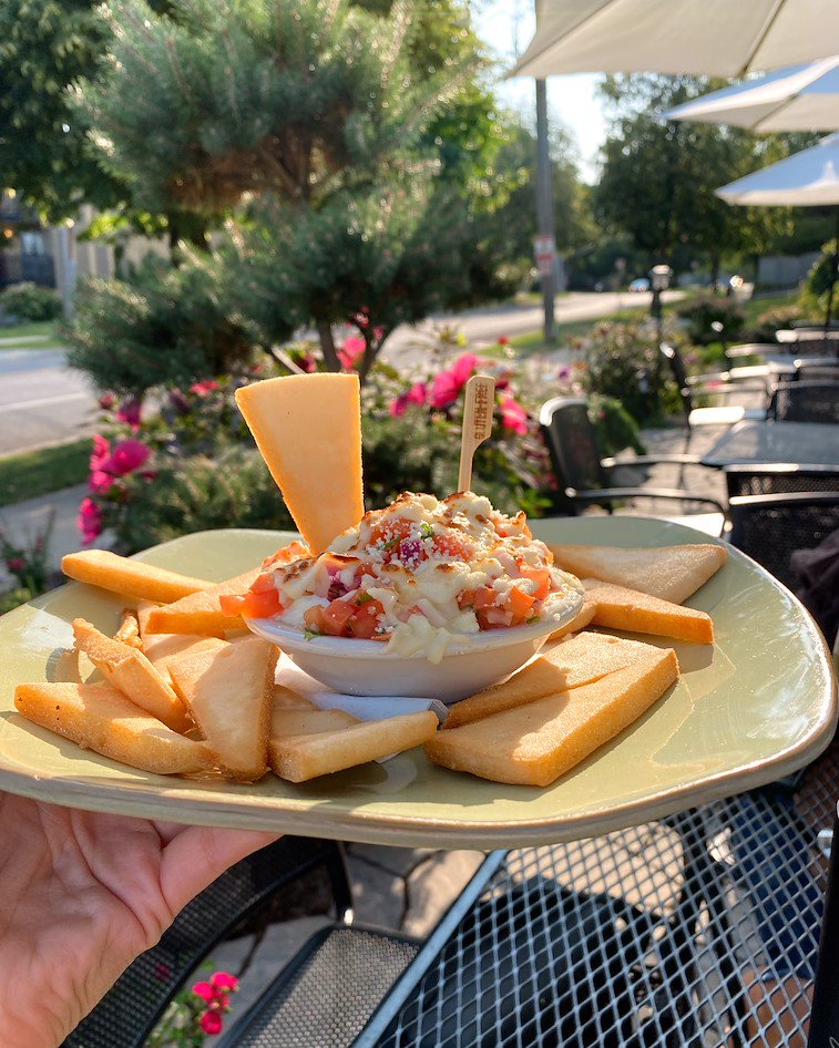 Twigs Tavern and Grille